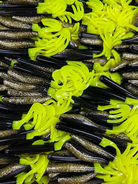 Texas Roach 35” Shad