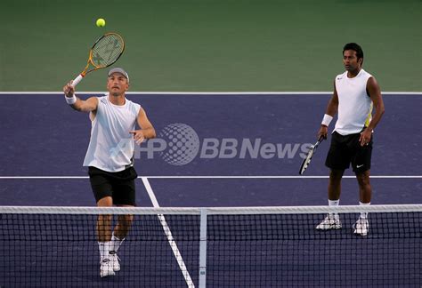 ＜テニス パシフィック・ライフ・オープン2007＞男子ダブルス、ダム／パエス組 ビョークマン／ミルニー組に勝利し決勝進出 米国 写真11枚