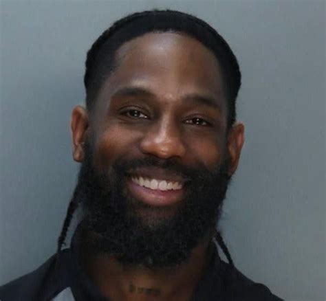 Travis Scott Arrested For Disorderly Intoxication And Trespassing Rkuwtk