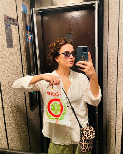 Ece Yaşar See You Later Elavator🛗 Instagram