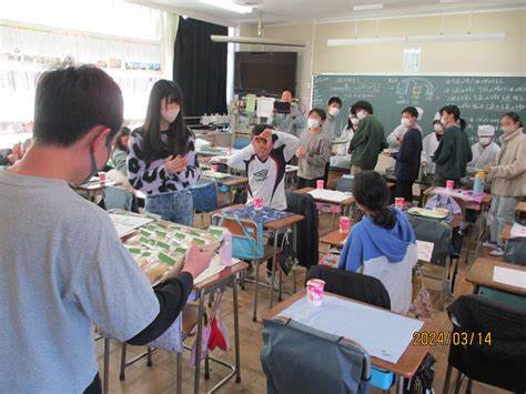 あきる野市立一の谷小学校：校長室の窓のありがとうクッキーが届いた！