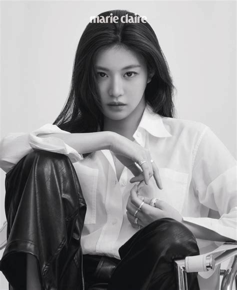 익스트림무비 고윤정 마리끌레르 3월호 화보