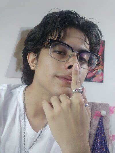 aaron ezequiel cam model free live sex show and chat stripchat