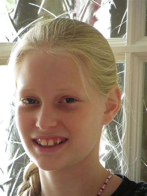 God Is In De Stilte Ode Aan De Jongste Blonde Schone