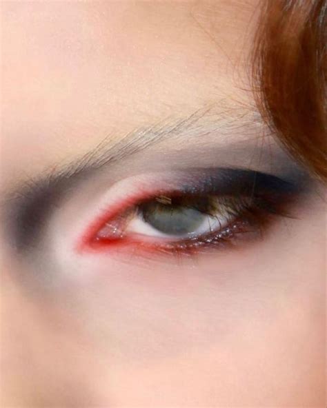 17 Shilo Bathroy Ideas Best Makeup Products Eye Makeup Art Editorial Makeup