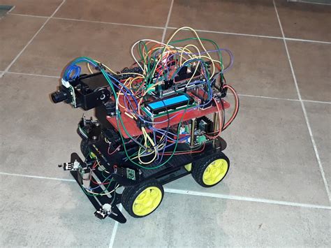 robot arduino using nrf52832 connected to android and esp826