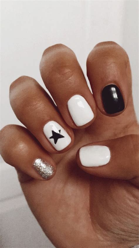 Pin By 𝐽𝑒𝑠𝑠𝑖𝑒 𝐴𝑚𝑎𝑟𝑜 On Mᴀɴɪᴄᴜʀᴇ💅 Simple Gel Nails Fancy Nails