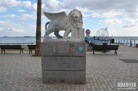Венецианский лев на набережной Ларнаки