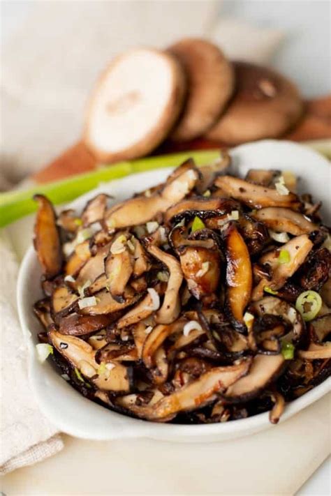 Shiitake Mushrooms On Steak At Jean Begaye Blog
