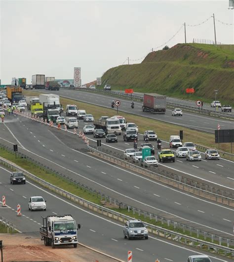 Depois De Seis Meses De Obras Pista Expressa Da Rodovia Dom Pedro I é