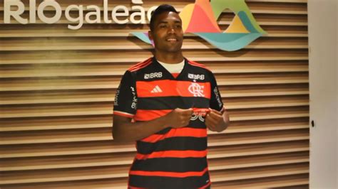 Alex Sandro é sincero ao falar sobre o Flamengo no Brasileirão