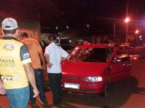 Jovem sem CNH atropela ciclista em frente a igreja Portal TOP Mídia News