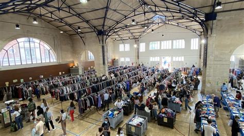 Paris et si vous achetiez vos vêtements au kilo Le Parisien