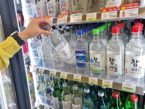 집에선 재활용 간편한 페트 소주…병 소주 매출 앞질렀다 뉴스1