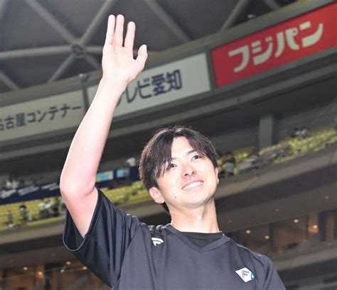 「bossの表情もにこやか「いよいよ行くのか」」レイズ上沢直之が日本ハムナインと惜別集合写真 ファン「めちゃくちゃいい写真」「やっぱり寂しい