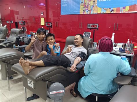 Hari Donor Darah Sedunia Di Pmi Surabaya Suara Surabaya