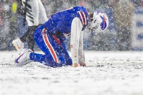 Bengals End Bills Season With Damar Hamlin In Attendance The New