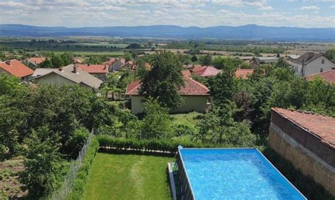 На планина с басейн