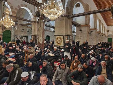 جو 24 الآلاف يؤدون صلاة الفجر في رحاب الأقصى