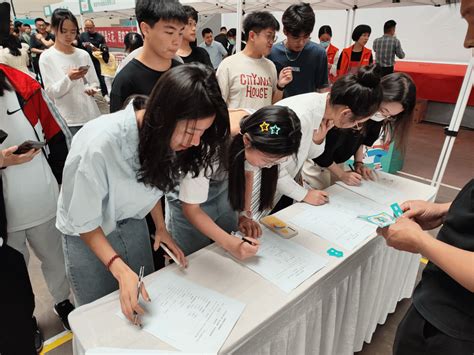 有“质”青年，一“码”当先 ——食品安全进校园 新闻网
