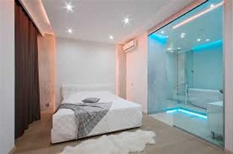 Quarto Com Banheiro Integrado E Suíte