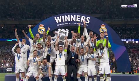 مراسم تتويج ريال مدريد بطلا لدوري ابطال اوروبا بطولات