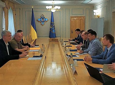 Перший заступник Секретаря РНБО України Руслан Хомчак зустрівся з делегацією Європейської служби