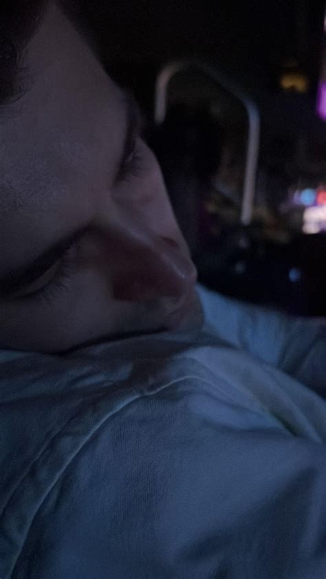 Ludwid Sleeps At The Grammys Rludwigahgren