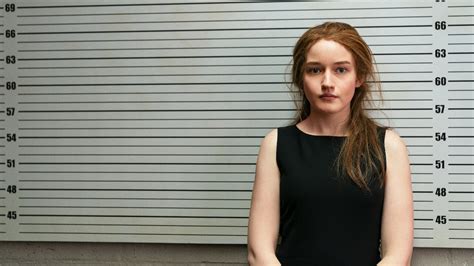 Gostou De Inventando Anna Veja Mais Séries Com Julia Garner
