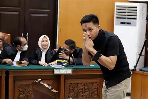 9 Alasan Richard Eliezer Masih Jadi Polisi Ini Pertimbangan Hukum