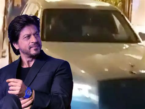 Watch Shah Rukh Khan Exits Mannat With Y Security