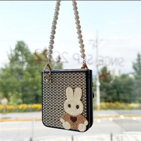 🔥 주문폭주 갤럭시 Z플립5 Z플립4 귀여운 니트토끼 구슬 스트랩 케이스 에이블리