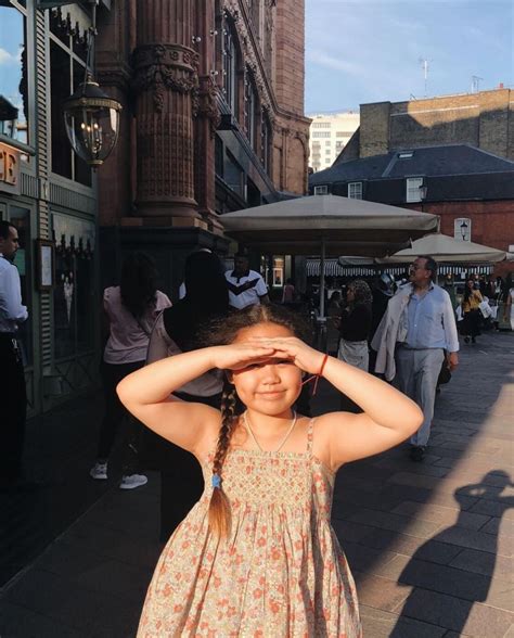 鍾鎮濤18歲女鍾懿繼承衣缽 公開獻唱星味大爆發可原地出道 星島日報