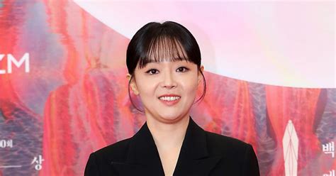 포즈 취하는 이상희