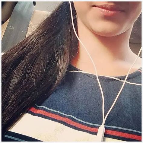 Instagram Whatsapp Hidden Face Dp Instagram Girl Hiding Face Wishesphotos