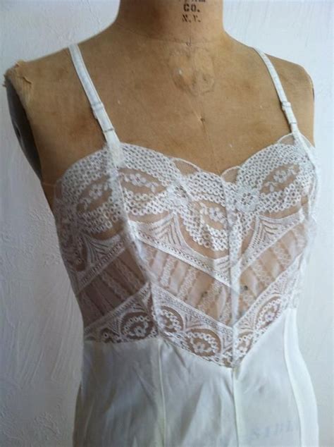 Ivory Lace Bodice And Hem Lady Love 8 Gore Vintage White Full Slip 32