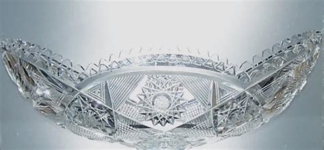 Gorgeous Heavy Lead Crystal Brilliant Cut Glass Centrepiece Boat Vase