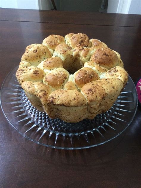 Cheesy Garlic Pull Apart Bread