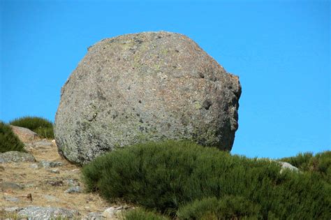 Dinosaur Egg - Around the World with Marty Essen