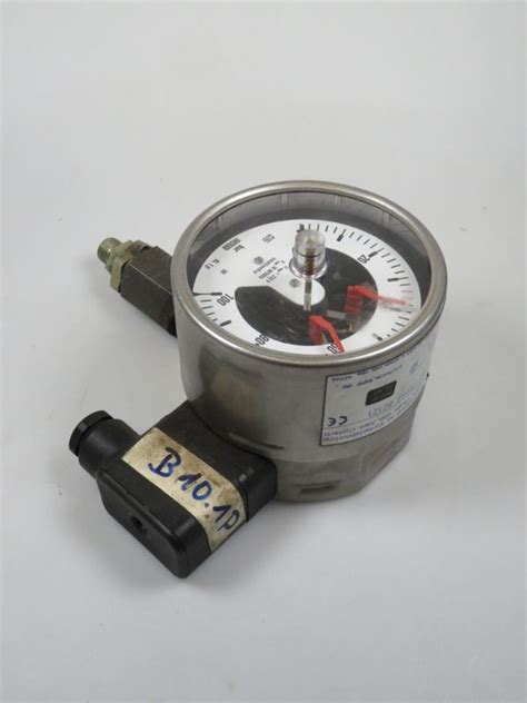 WIKA 212 20 100 Kont 821 21 Manometer Druckmeßgerät mit