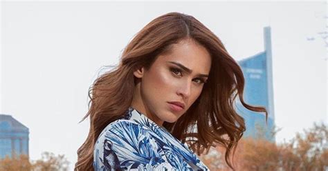 Yanet García bailó con un conjunto de lencería de encaje negro y fue furor
