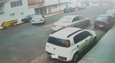 Estava vendido diz dono de carro estacionado e destruído por motorista bêbado em Franca SP
