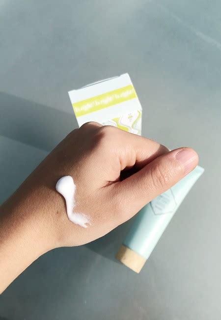 Smooth it off! de Benefit Cosmetics, un exfoliante facial 2 en 1 ...