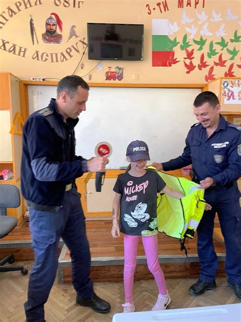 Полицейска академия за малки Ученици от Силистра на вълнуваща среща с полицаи Кворум Силистра