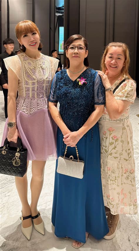 袁瑾 Yuan Jin 袁瑾 Yuan Jin Added A New Photo — At Novotel