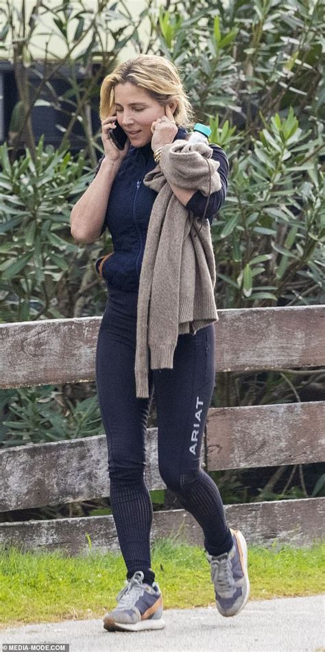 Elsa Pataky 47 Looks Half Her Age As She Goes Completely Makeup Free During A Stroll In Byron