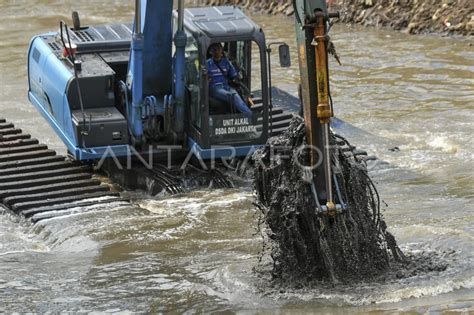 Langkah Antisipasi Banjir Di Jakarta ANTARA Foto
