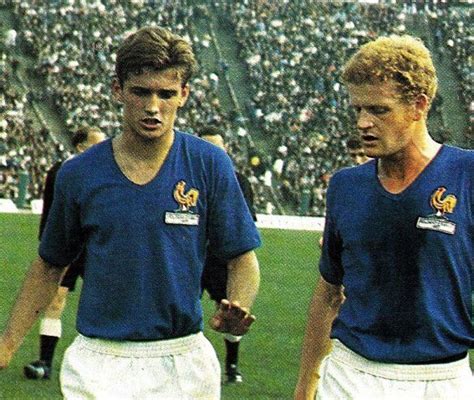 Hommage à Robert Herbin En Photos International Football Robert Mens Tshirts