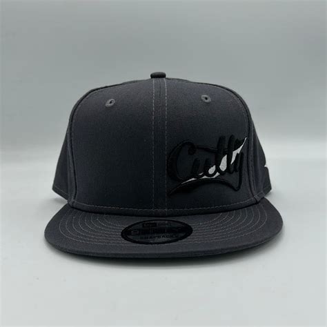 Snapback Classic Script In Whiteblack Puff On “charcoal” Cutty