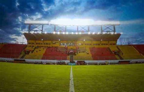 Alineaciones Confirmadas De Aucas Y El Nacional Cancha Ecuador